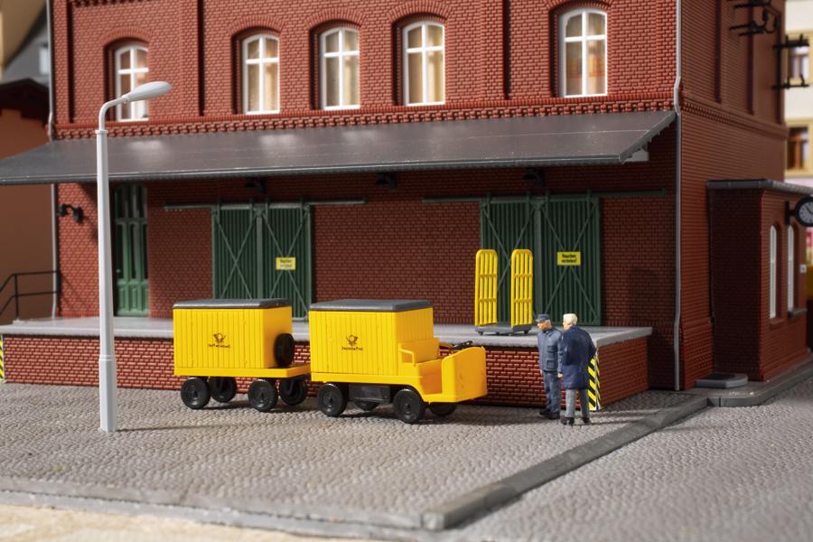 Auhagen 43663 Electric Postal Trolley With Trailer – Scalology Ltd.