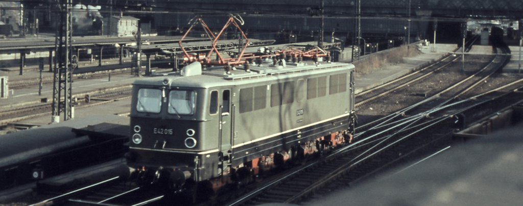 Brawa 43124 Electric Locomotive E42 DR DC Digital EXTRA – Scalology Ltd.