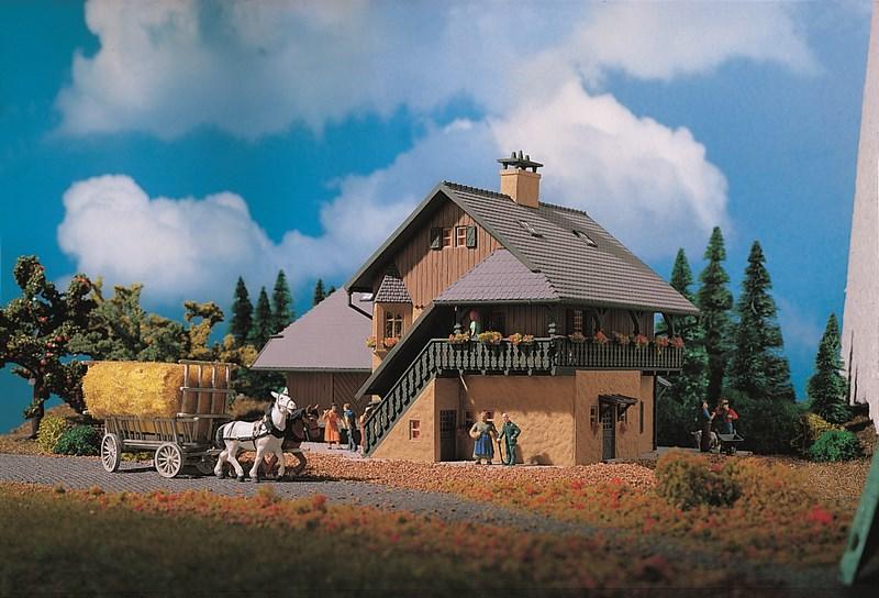 Vollmer 49270 HO Farm house – Scalology Ltd.